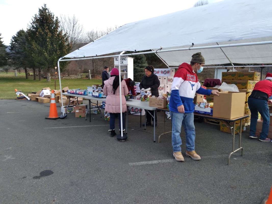 Drive-Thru Food Pantry Keeps Hope Alive for Area Residents - Main ...