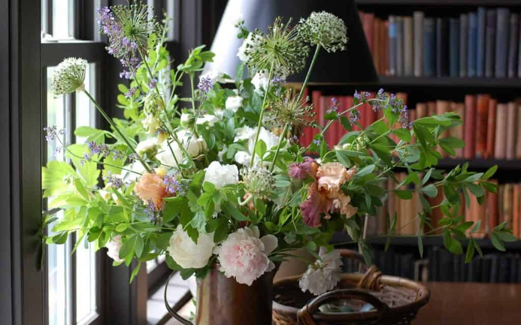 How to Condition Your Flowers - Main Street Magazine